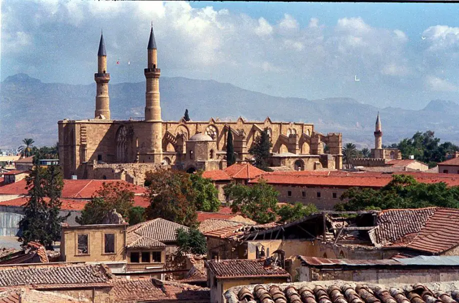 Brandanschlag auf Moschee im unbesetzten Teil Zyperns - GRIECHENLAND.NET Brandanschlag auf Moschee im unbesetzten Teil Zyperns - GRIECHENLAND.NET
